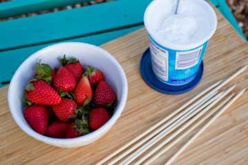 Sparkle Kitchen: Fire-Roasted Marshmallow Strawberries — Sparkle Stories