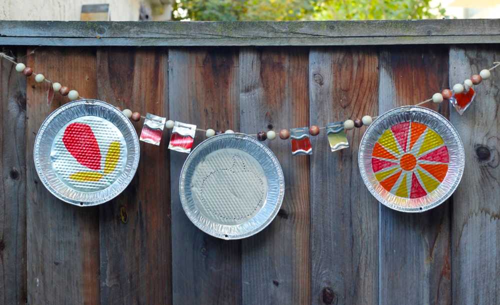 Sparkle Craft: Shoo-Crow Garland — Sparkle Stories