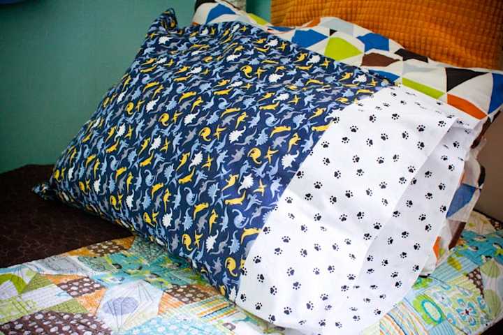 Simple Homemade Pillowcases — Sparkle Stories