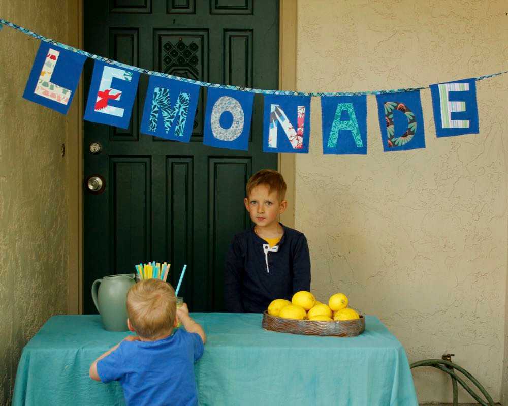 Sparkle Craft: Lemonade (or Mud Pie) Stand Bunting — Sparkle Stories