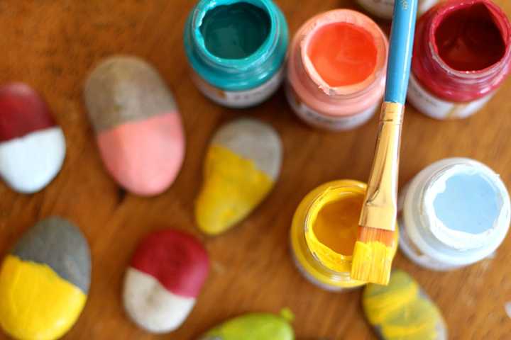 Sparkle Craft: Painted Stone Dominoes — Sparkle Stories