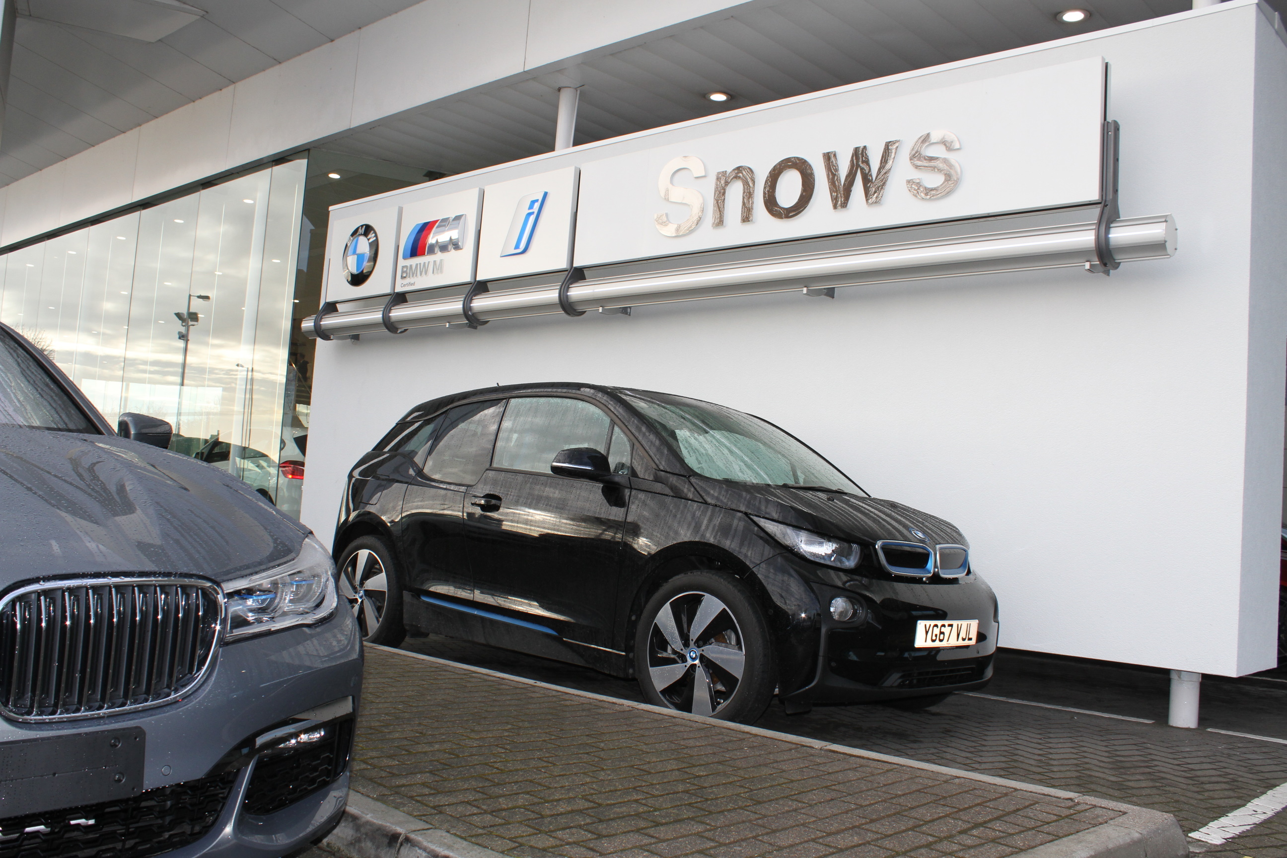 About Your Local BMW Retailer | Snows Portsmouth