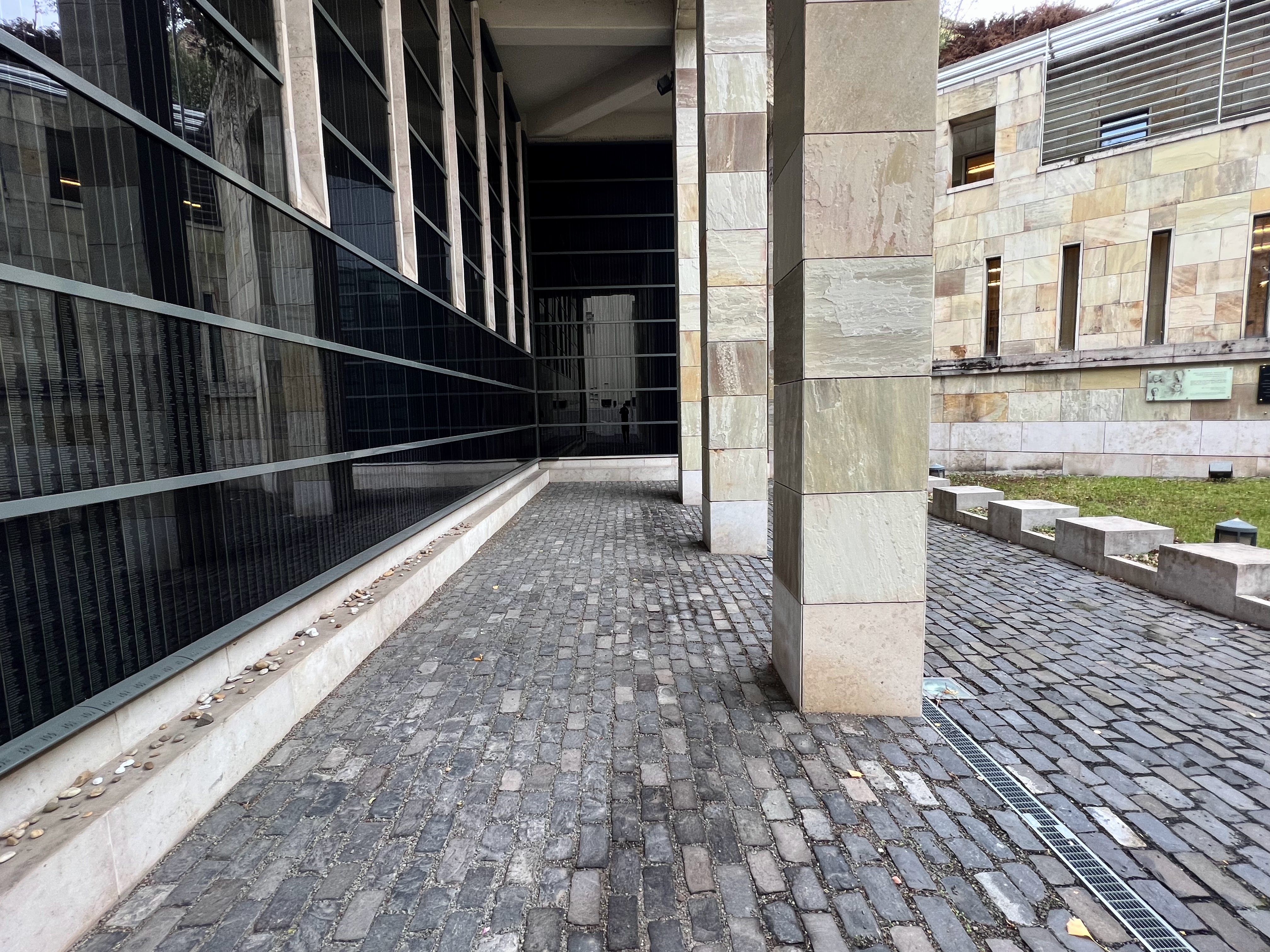 12 Holocaust Memorials In Budapest - Offbeat Budapest & Vienna