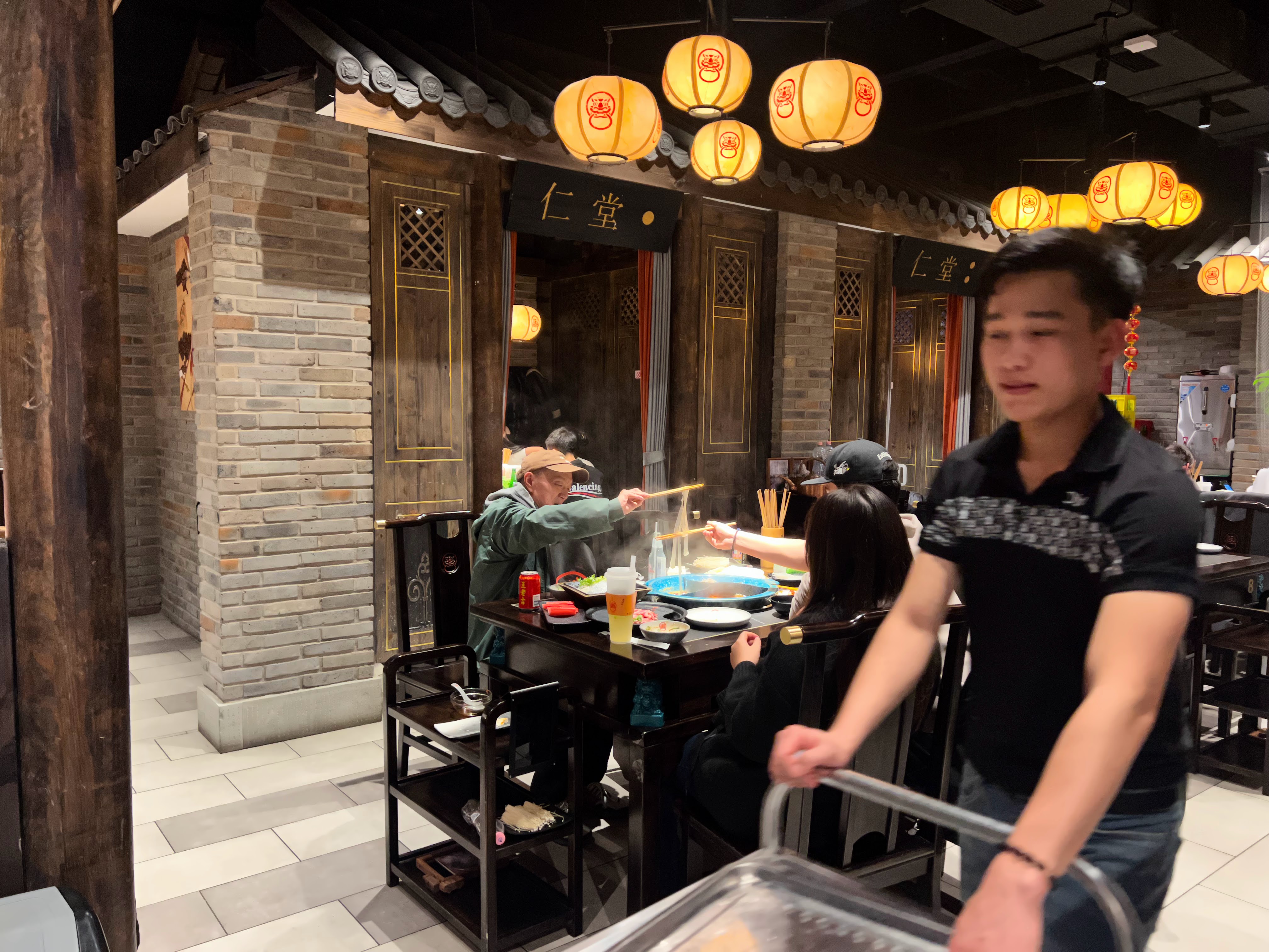 In Town Hotpot Budapest (镇堂子) - Offbeat Budapest & Vienna