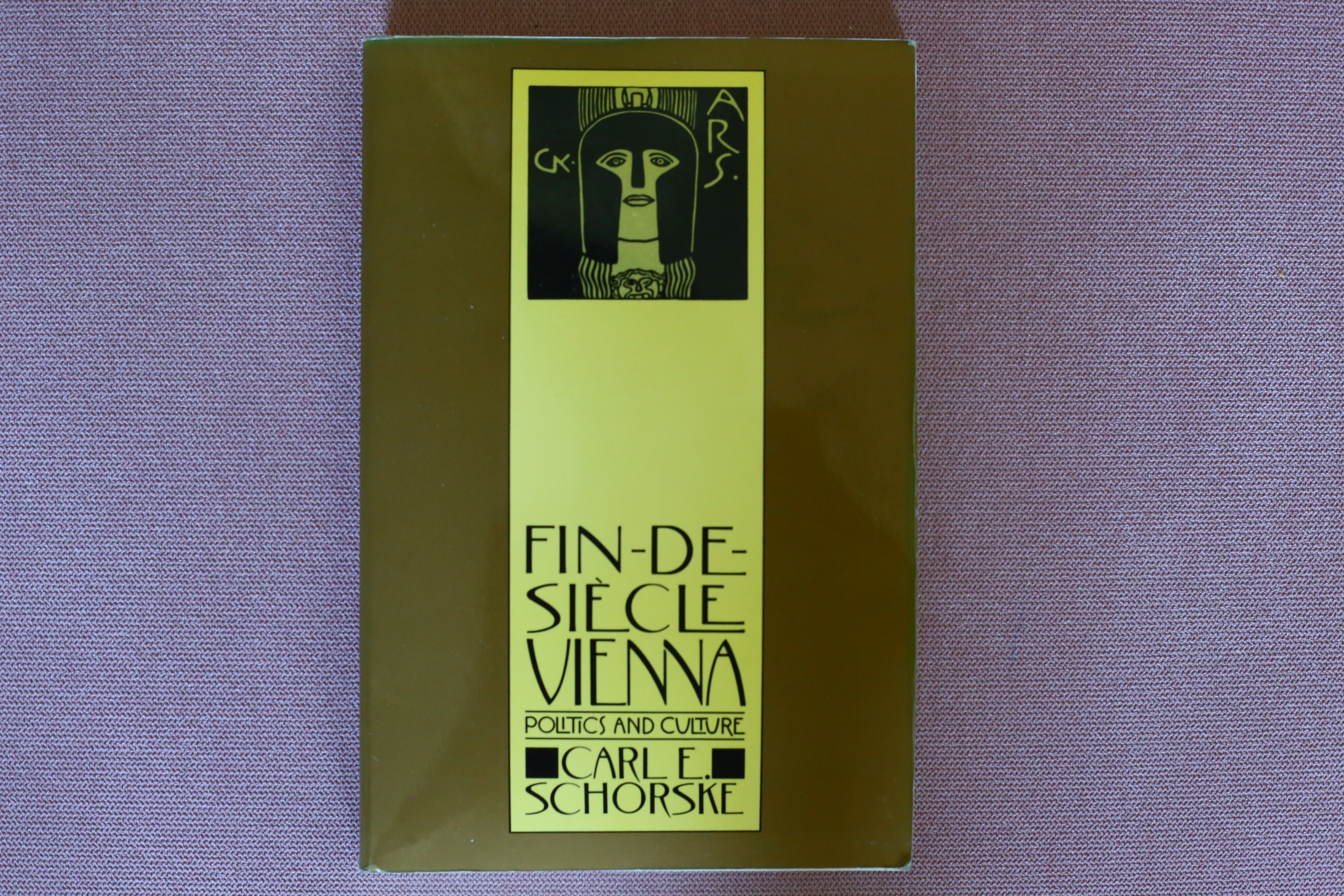18 Books To Make Sense of Vienna - Offbeat Budapest & Vienna