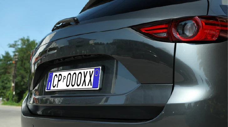 Guida alla targa prova: cos'è, come funziona e chi può usarla | CARFAX