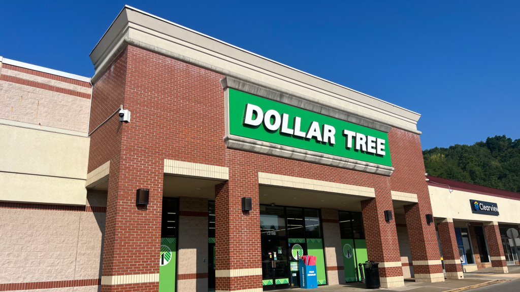 Dollar Tree Bests Walmart on These 7 Spring Items