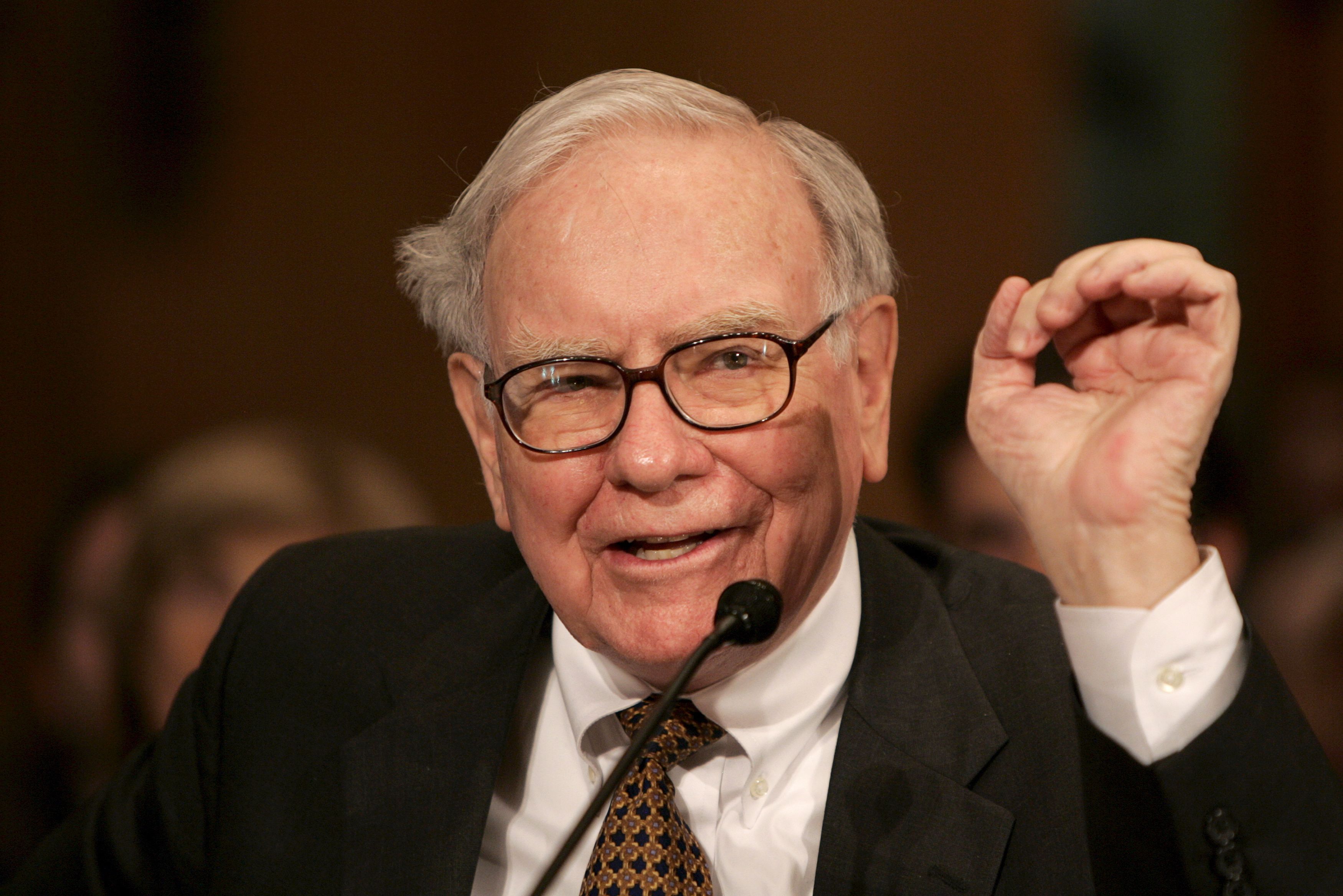 Warren Buffett Says Do These Things Before a Recession Hits