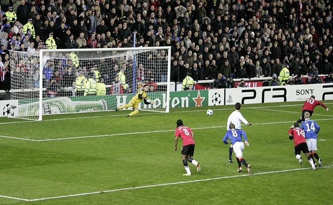 Rangers 0-1 Manchester United | Rangers Football Club
