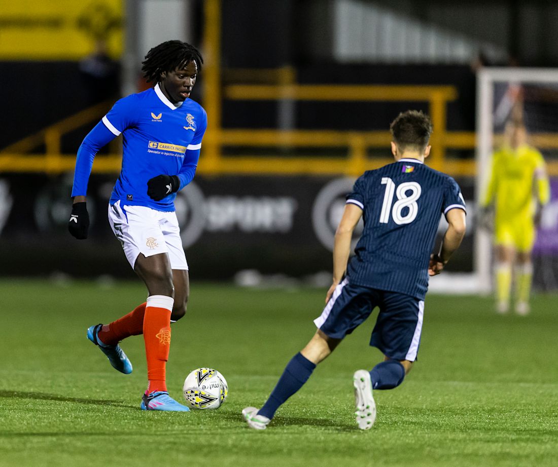 Johnly Yfeko - Bassey V2? | FollowFollow.com