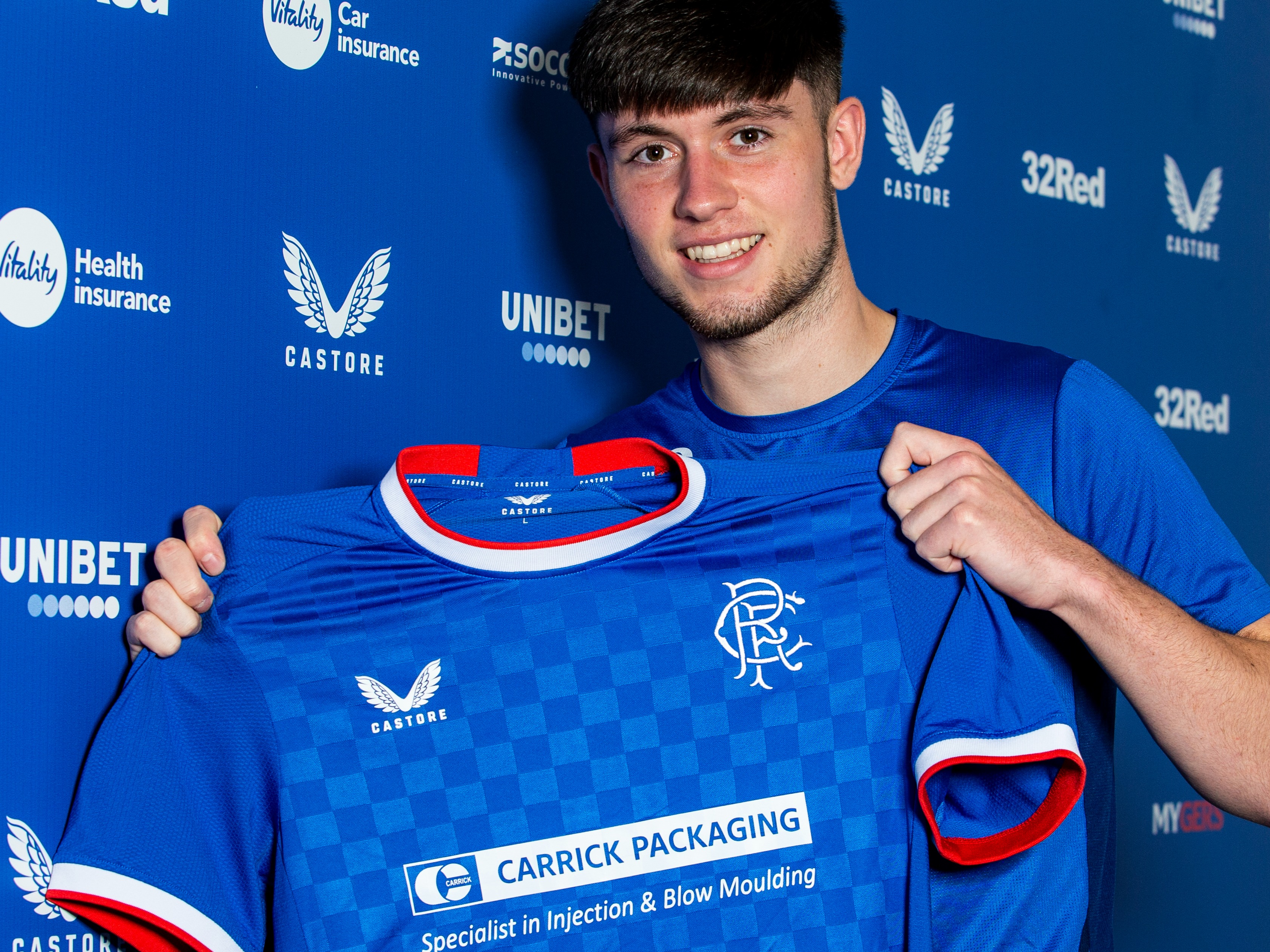 Rangers B Sign Connor Young | Rangers Football Club