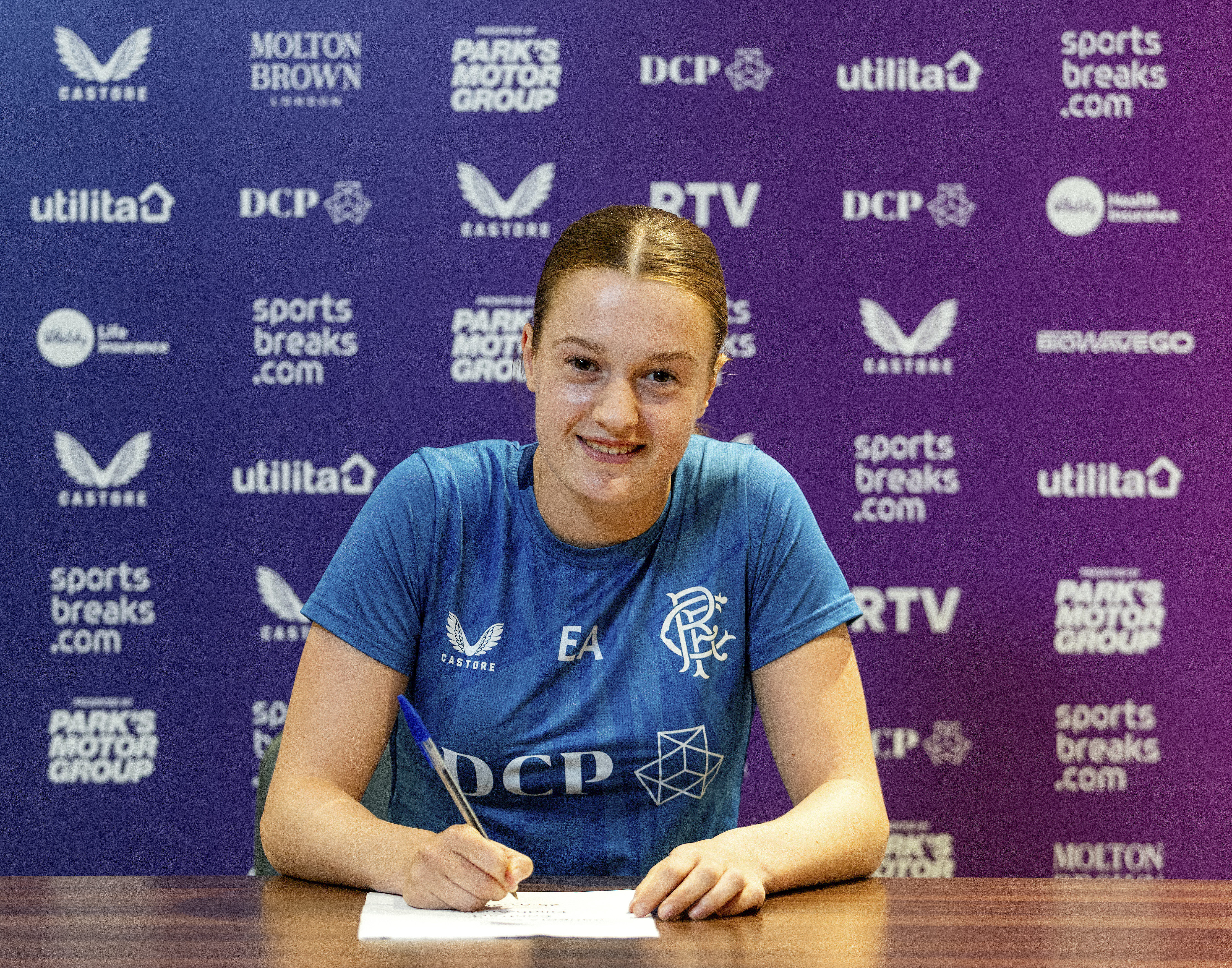 Eilidh Austin Signs Professional Contract | Rangers Football Club
