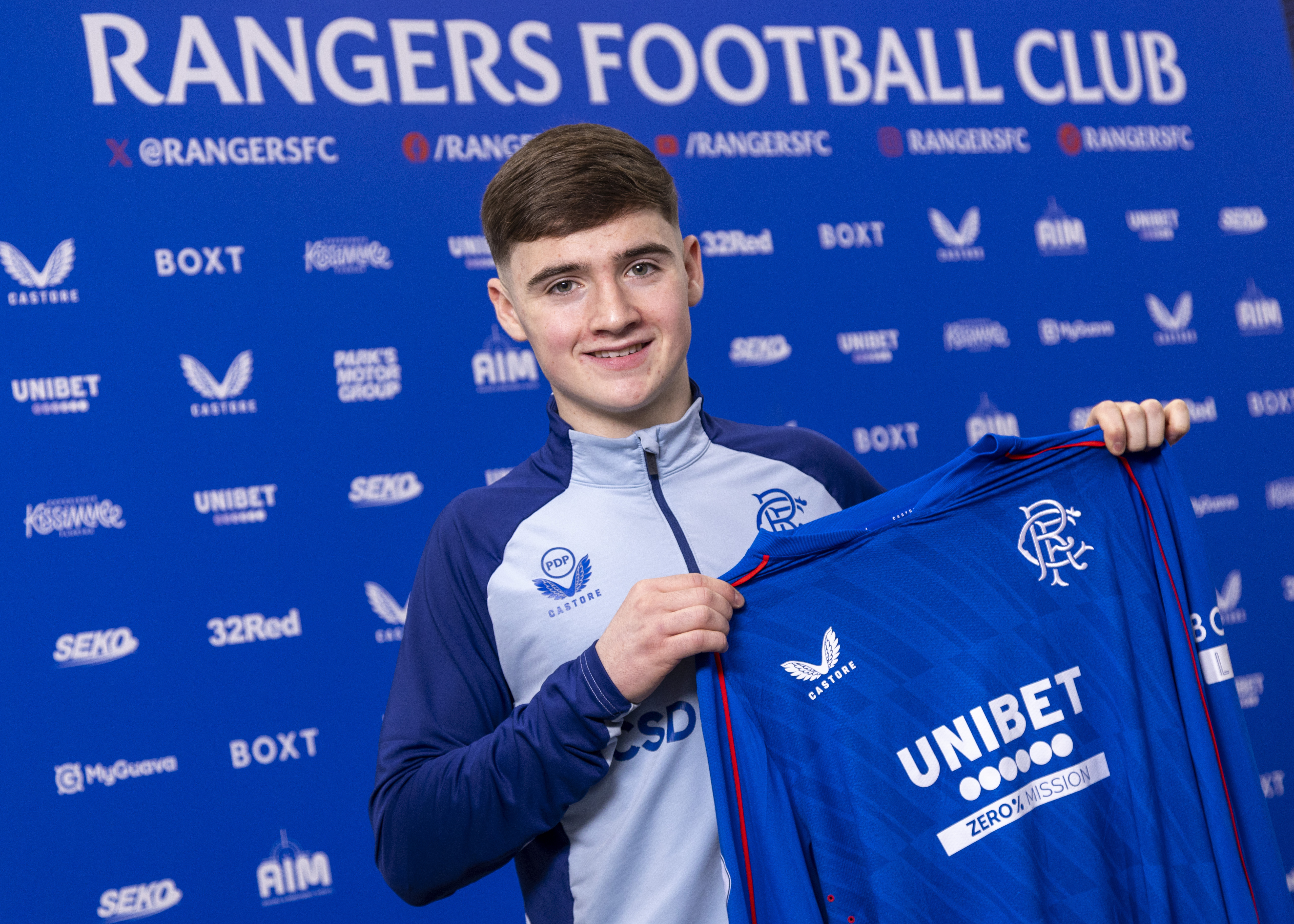 Findlay Curtis Signs Contract Extension | Rangers Football Club