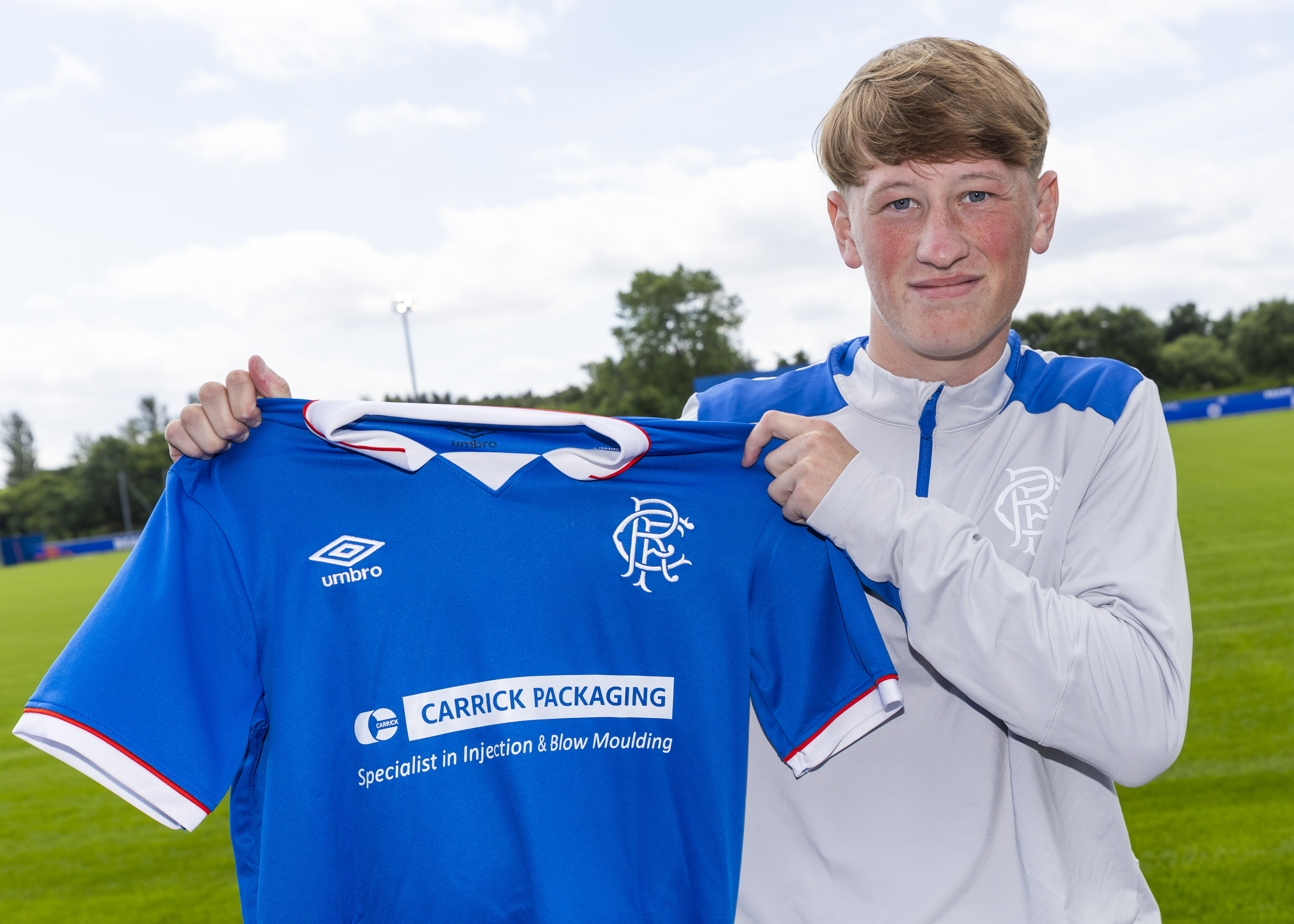 Oliver Hynd Signs Professional Rangers Contract | Rangers Football Club
