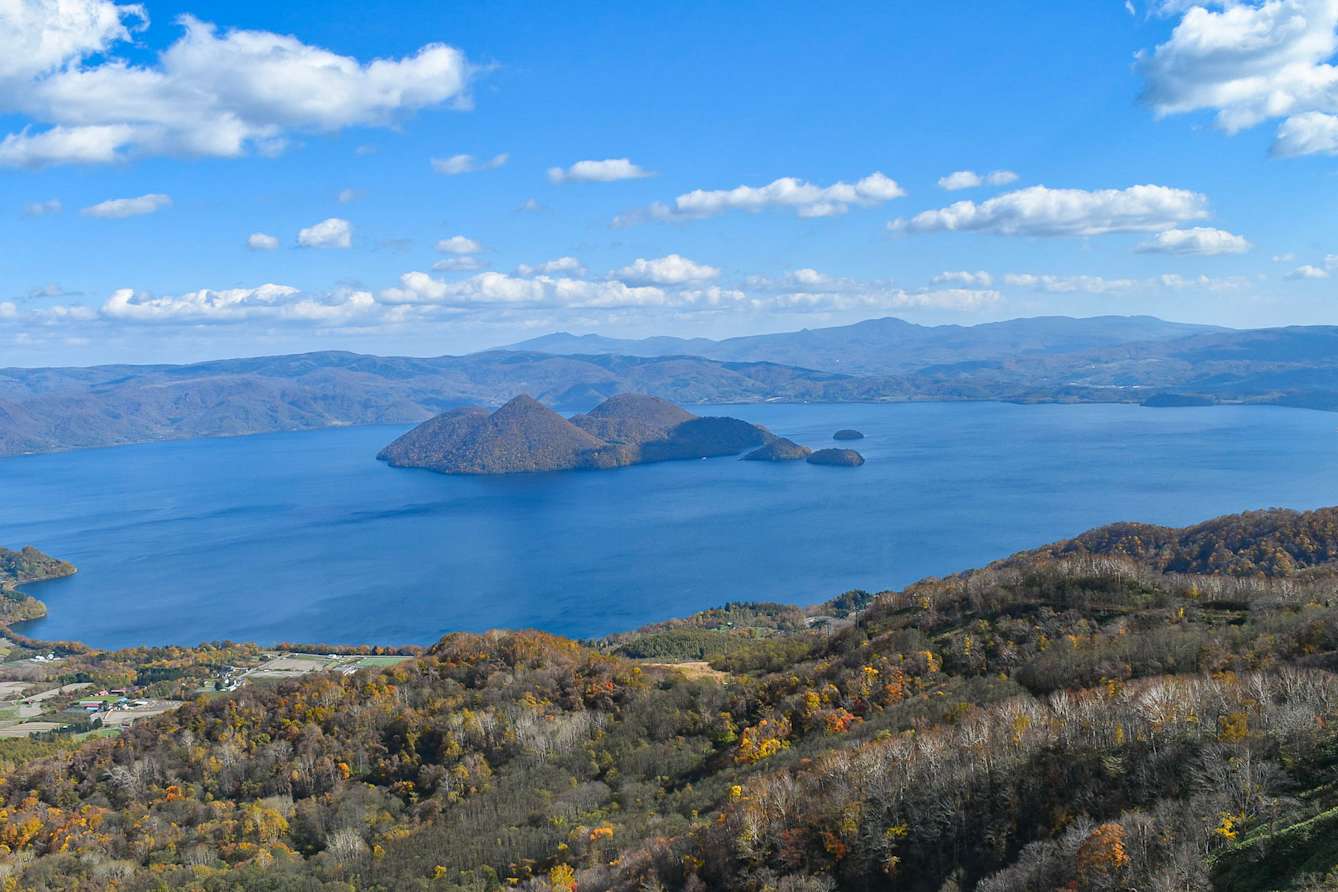 Lakes & Volcanoes 8 Day Self-Guided Tour - Adventure Hokkaido