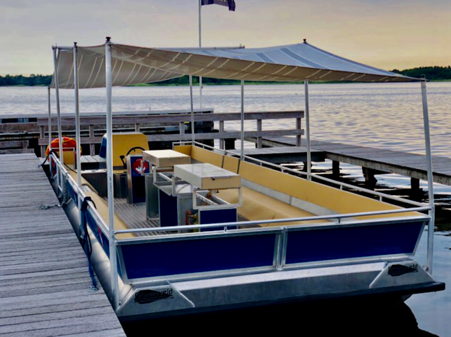 Grillboot mieten | Berlin Bootsverleih