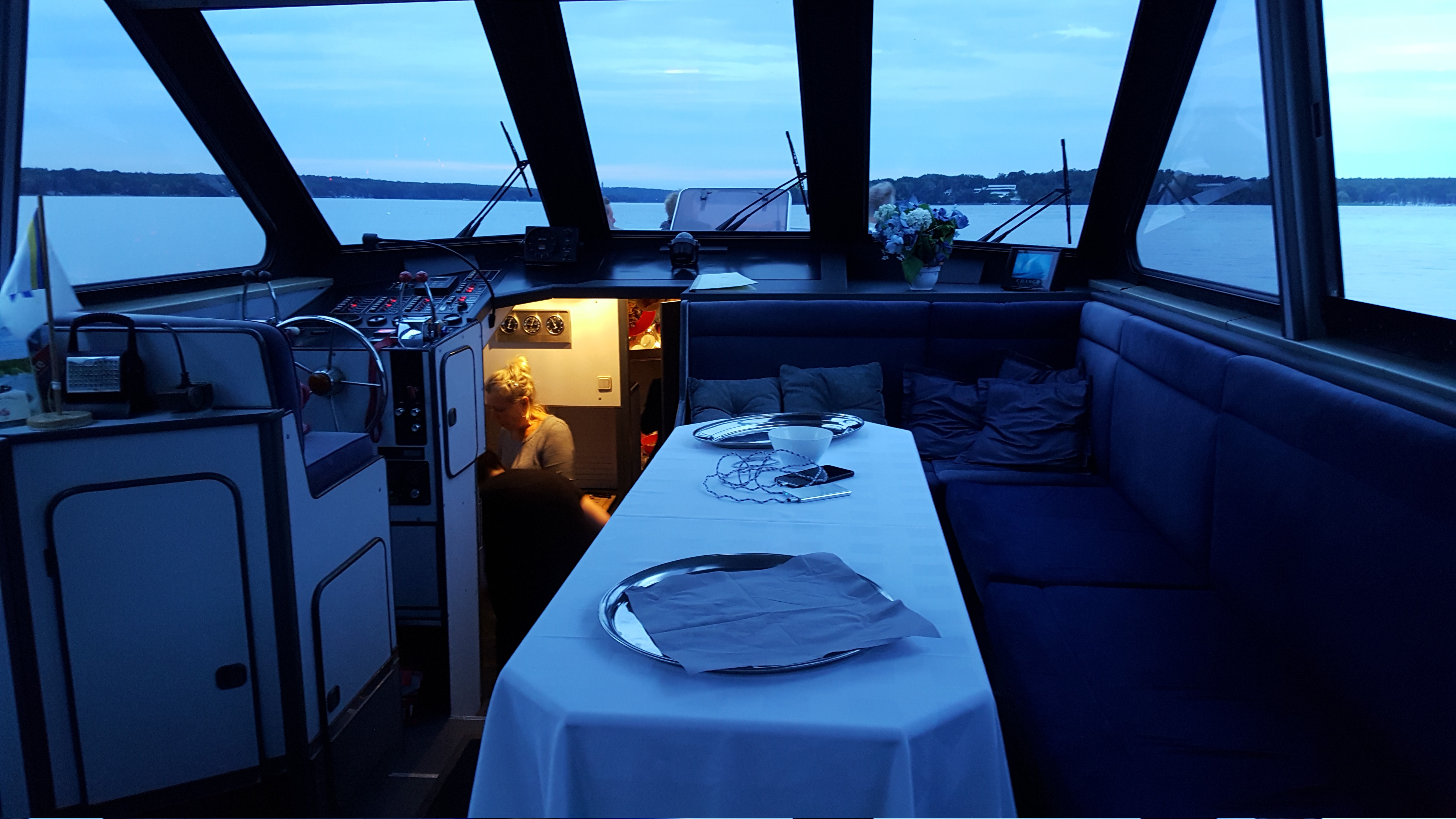 Rent the VIP Yacht Araya for Parties | Berlin boat rental