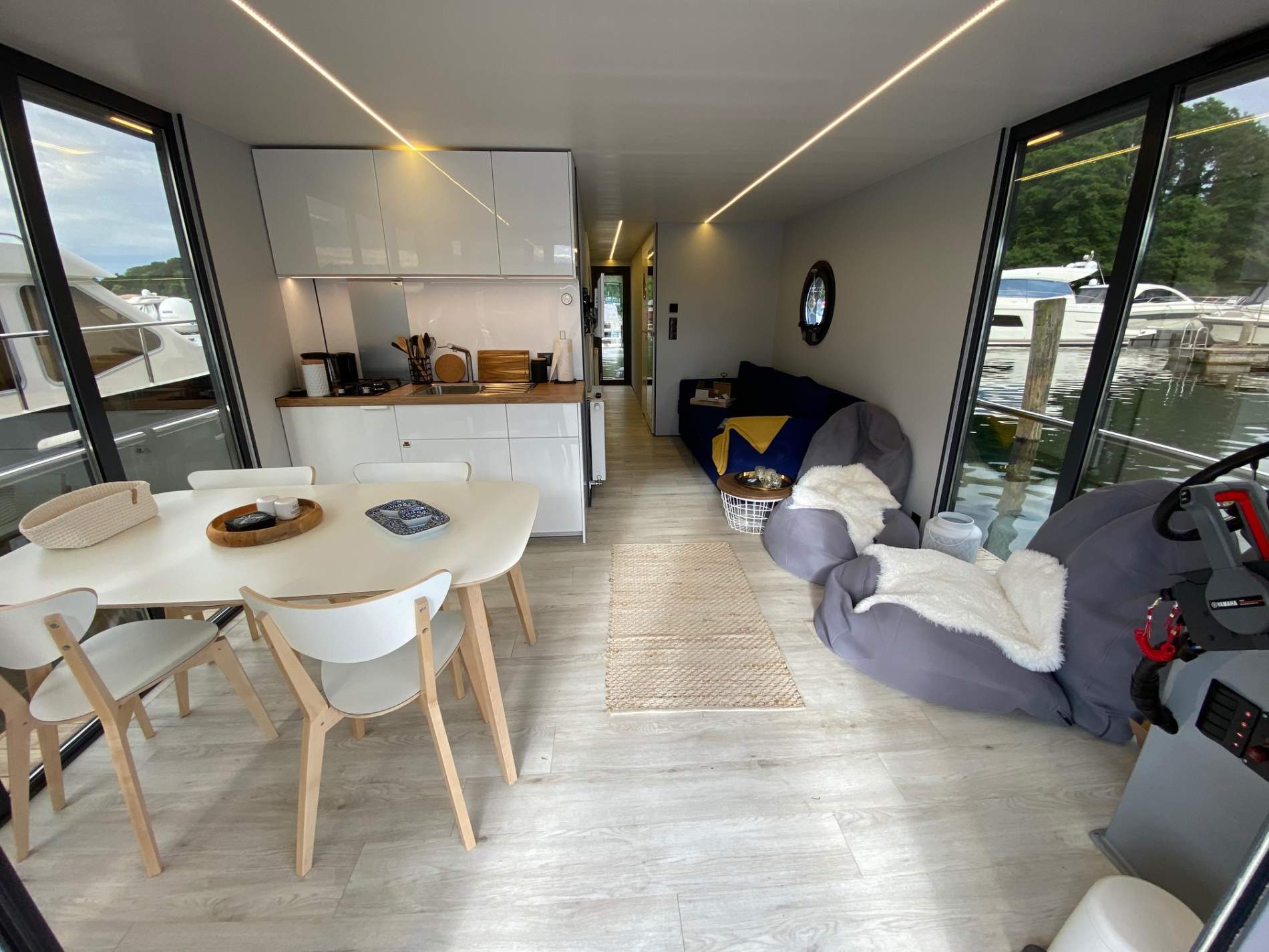 Hausboot Belle mieten | mit Sauna