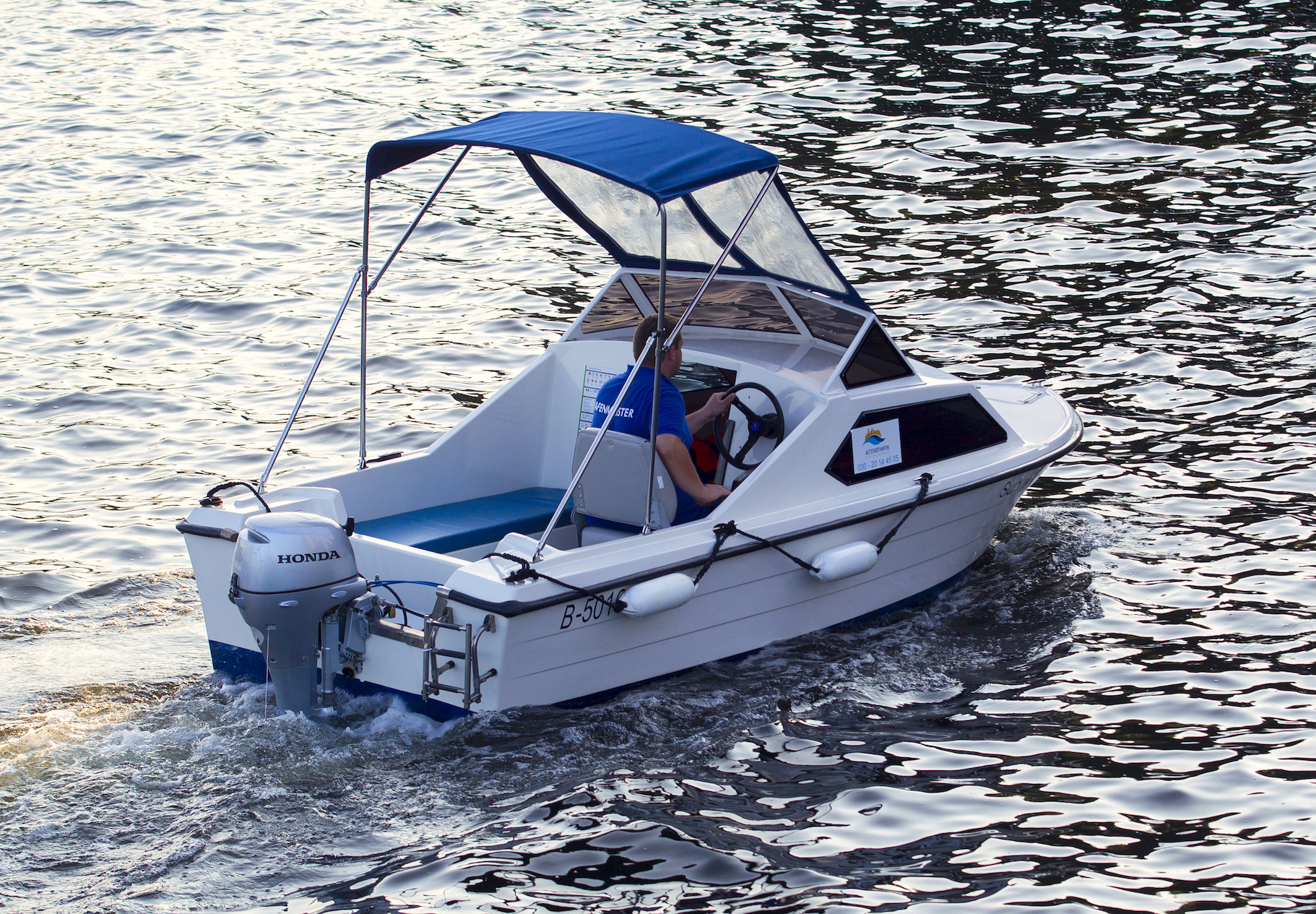 Sunny Motorboot mieten | Boot leihen in Berlin