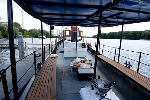 Bootstouren mit Grill auf dem Boot Hansa | Bootsparty Berlin