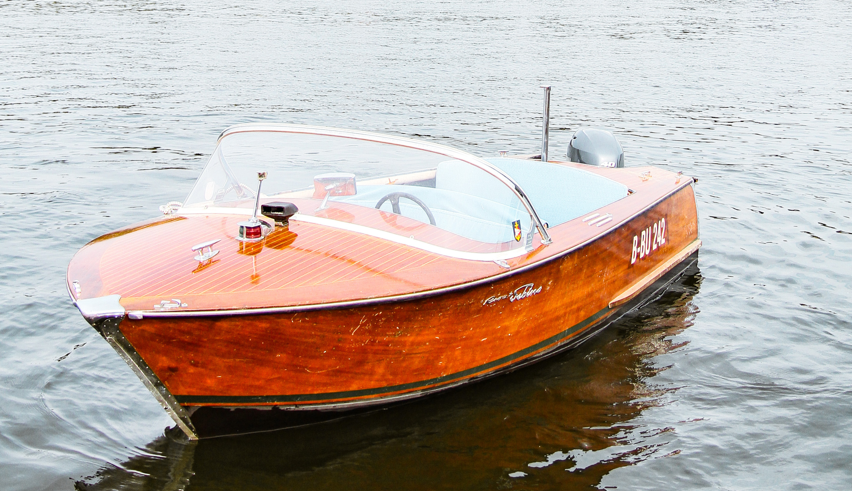 Riva Yacht mieten in Köpenick | Riva Sebino