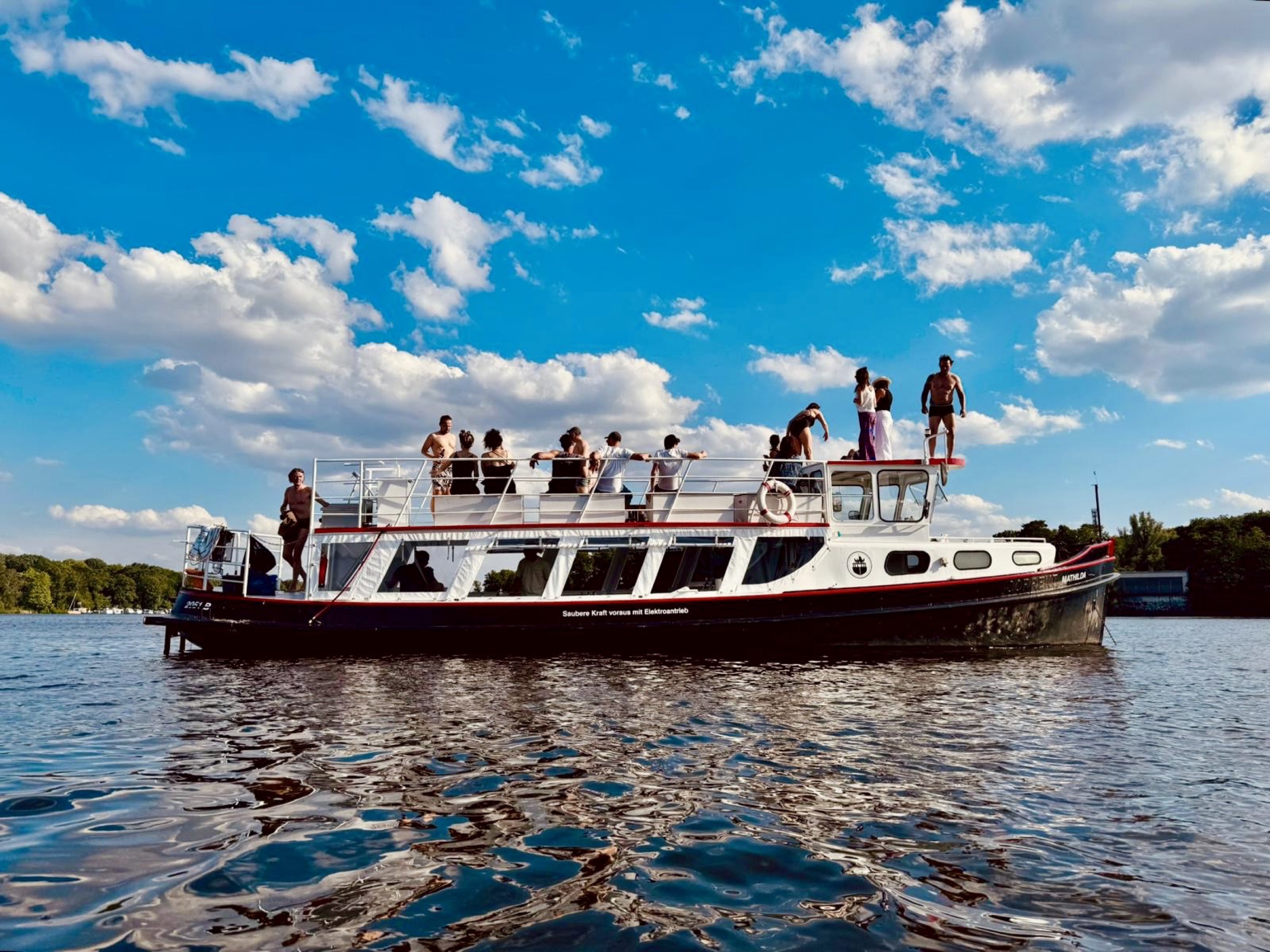 Top 10 Partyboote in Berlin mieten | Bootsverleih