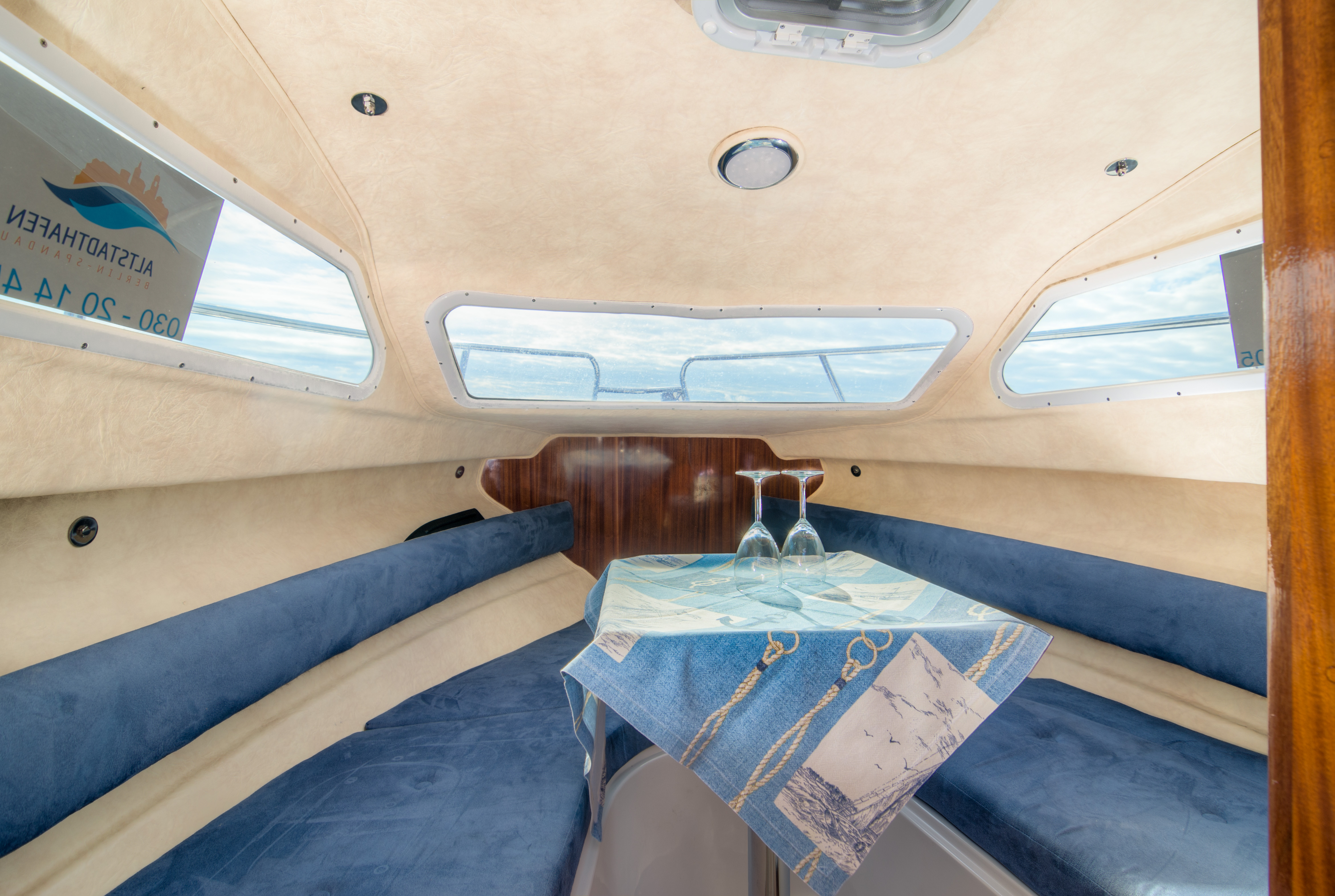 Rent motorboat Emma without a license | Berlin boat rental