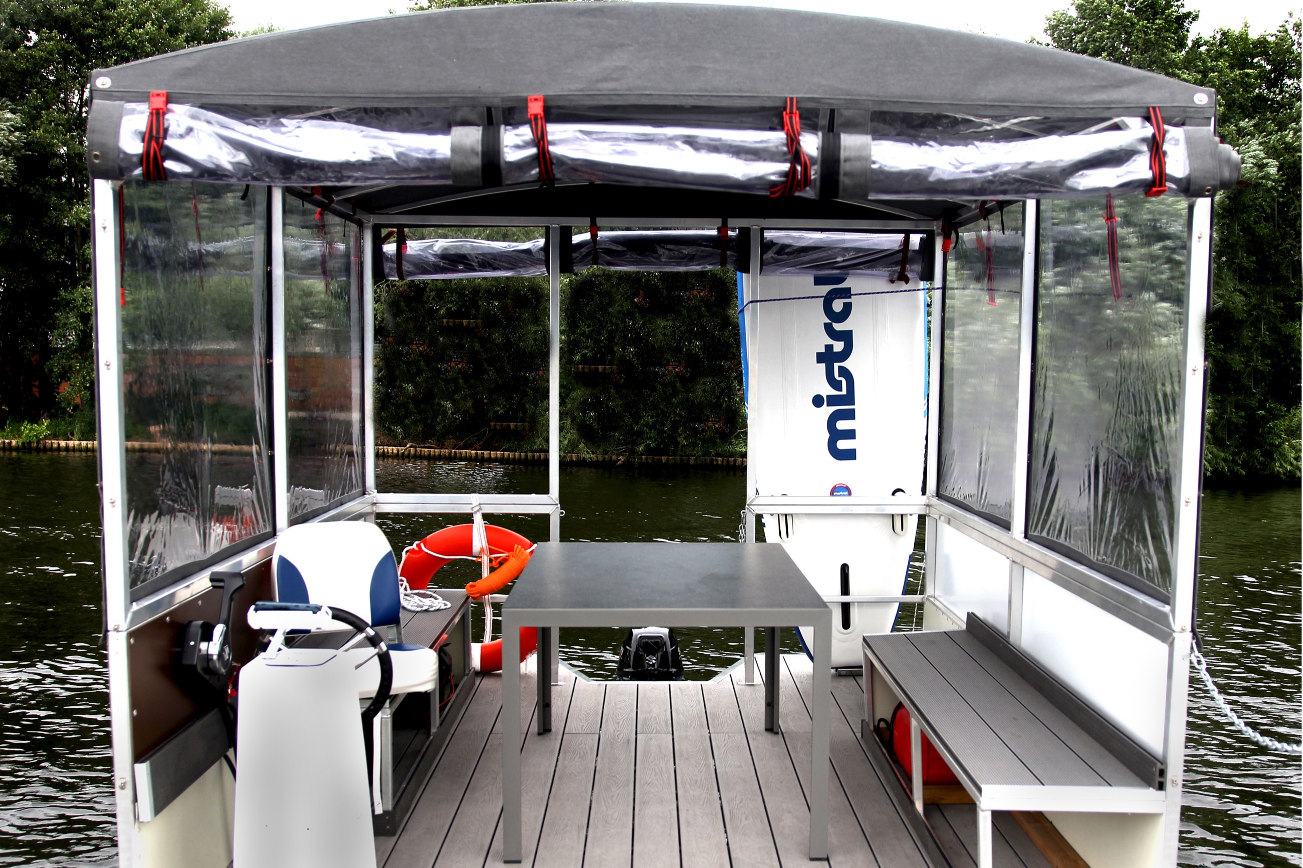 Barbecue Raft Berlin | raft rental Lake Tegel