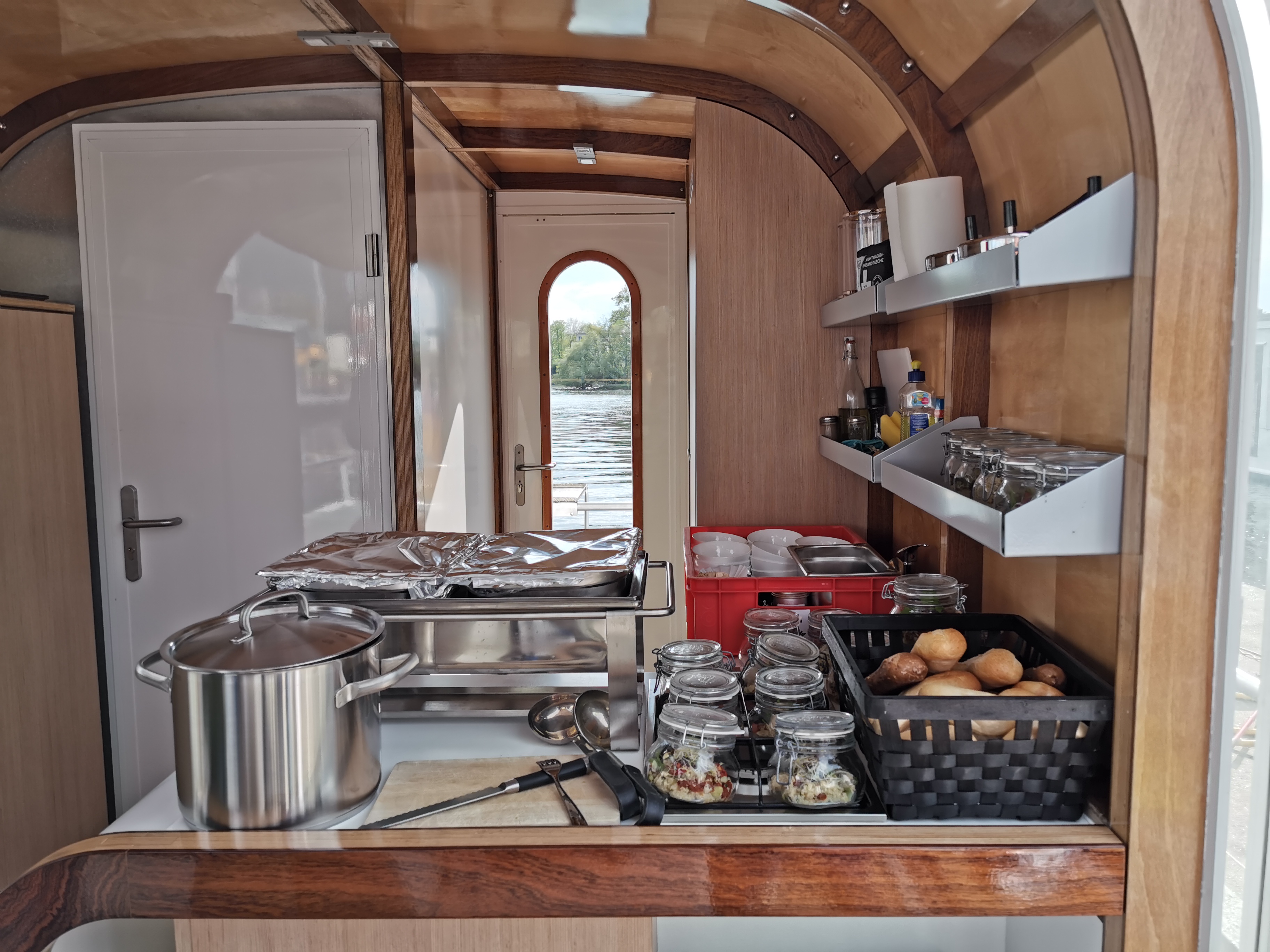 Ian Fraser party boat Berlin | Berlin boat rental