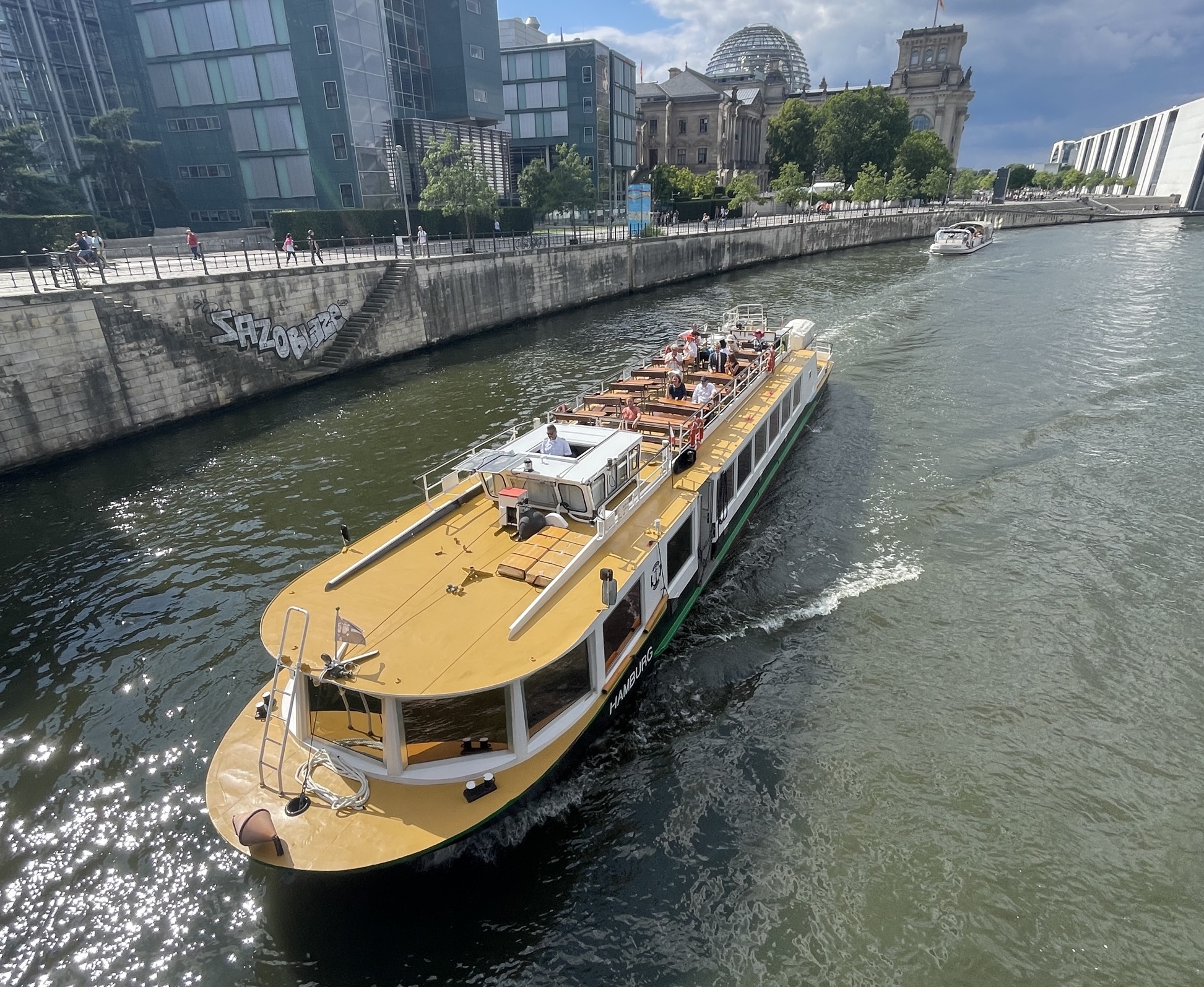 Partyschiff Hamburg für Ihr Event mieten | Berlin Bootsverleih