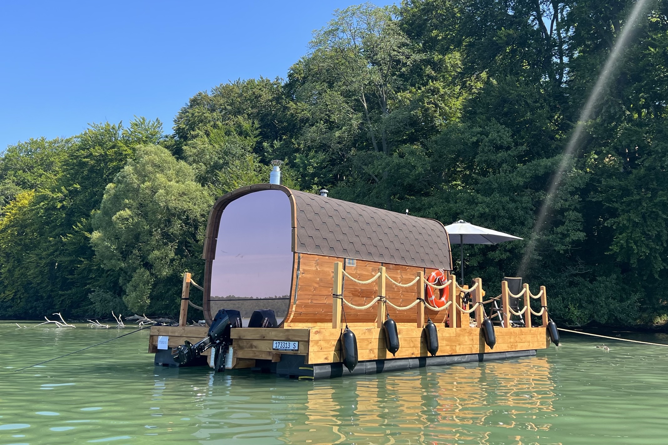 Rent a sauna raft on Werbellinsee | Berlin boat rental