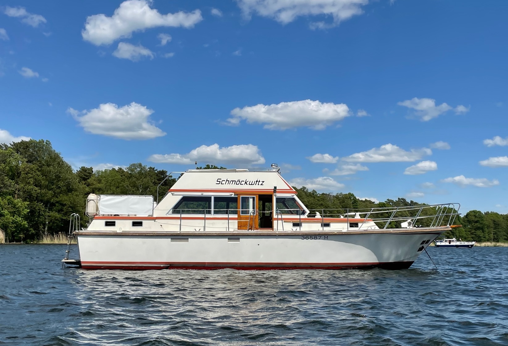Rent Party Boat Schmöckwitz for Boat Tours in Berlin