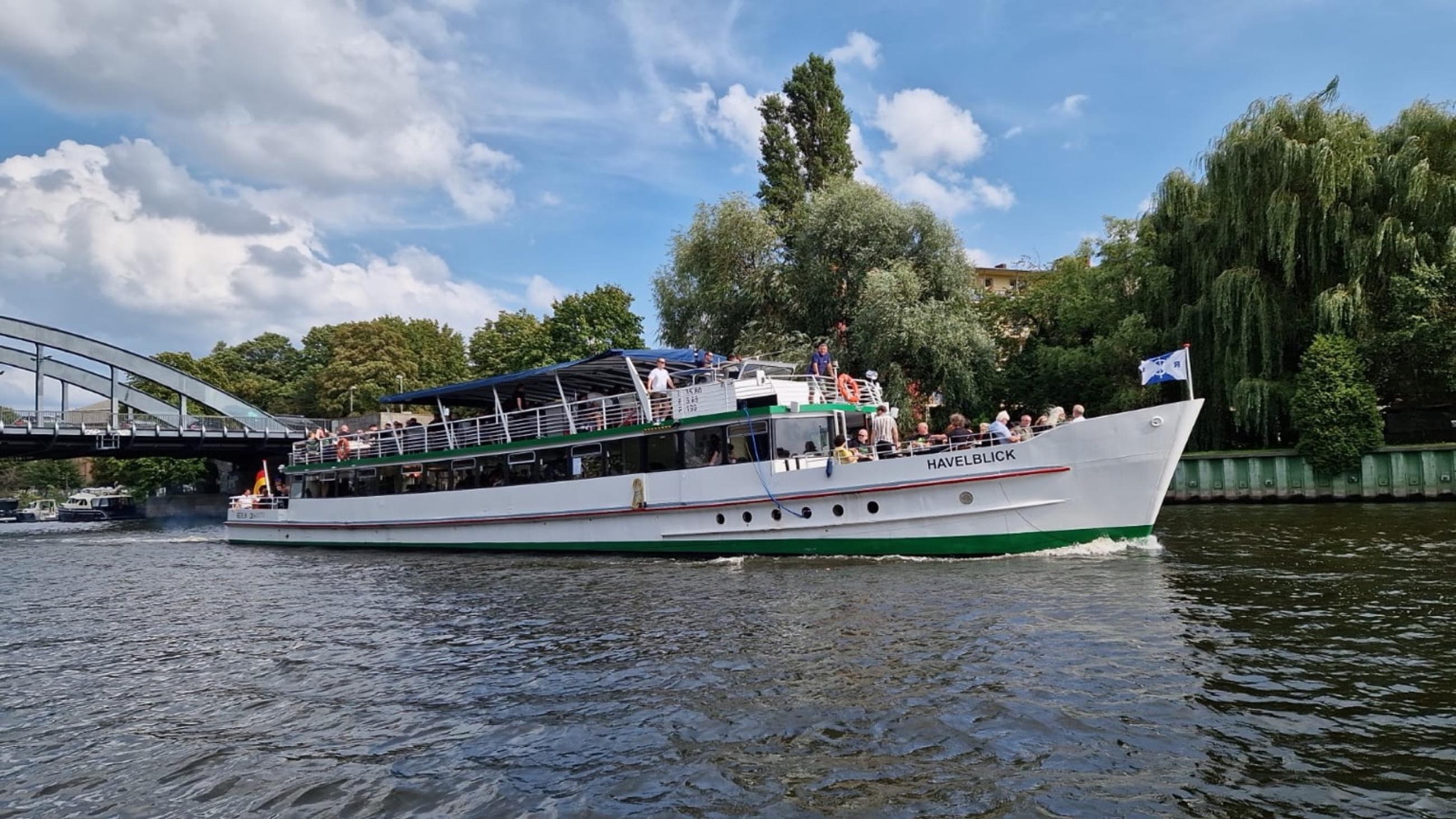 Rent Passenger Ship Havelblick | Berlin boat rental