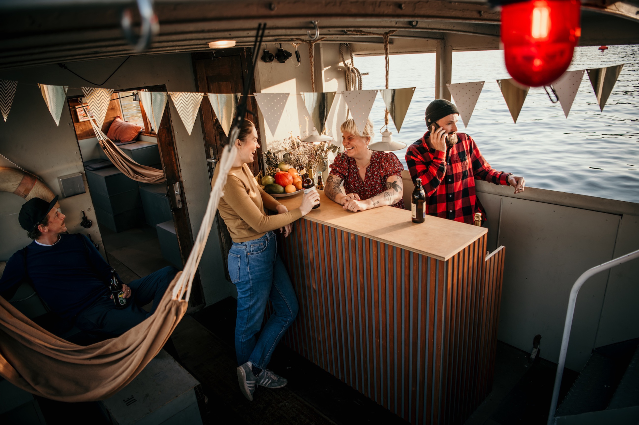 Rent a party boat in Berlin | Berlin boat tour with music