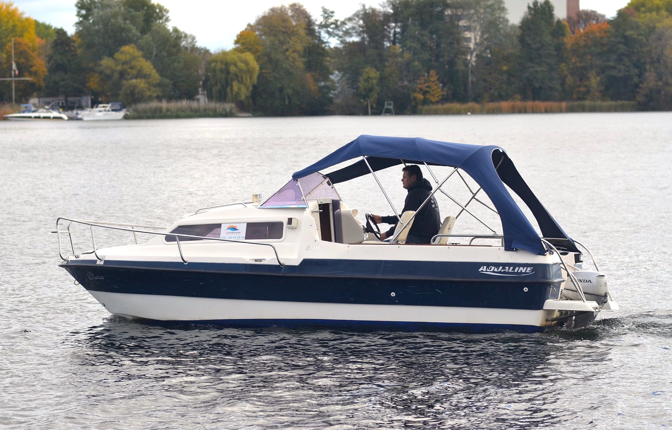 Clara Motorboat for Rent in Spandau | Boat Rental
