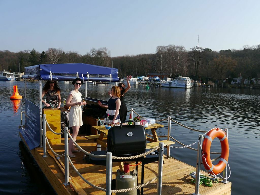 Grillfloß Berlin mieten | Floßverleih Berlin