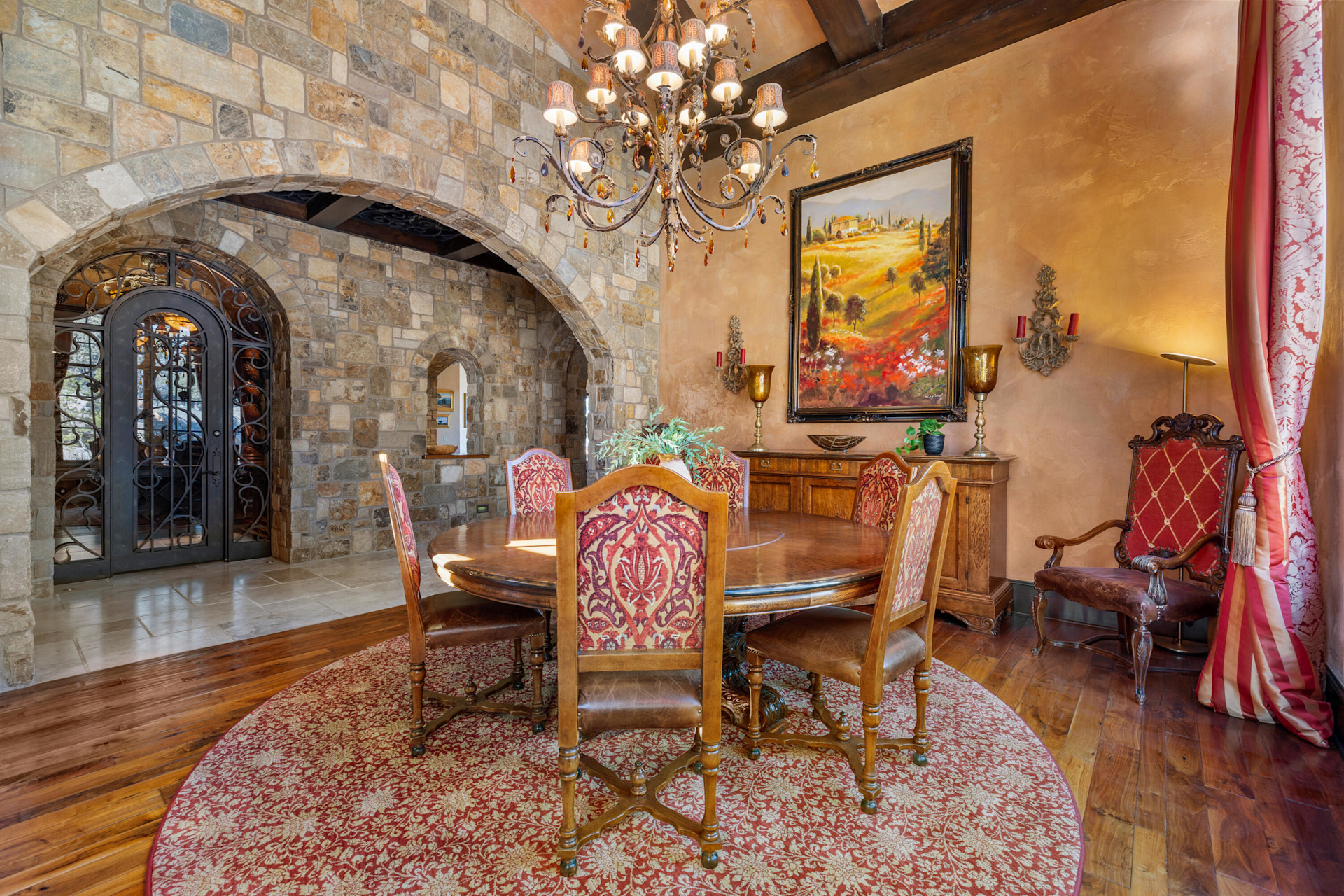 Discover Luxury in Private Residences - Vanessa Cameron - Engel & V...