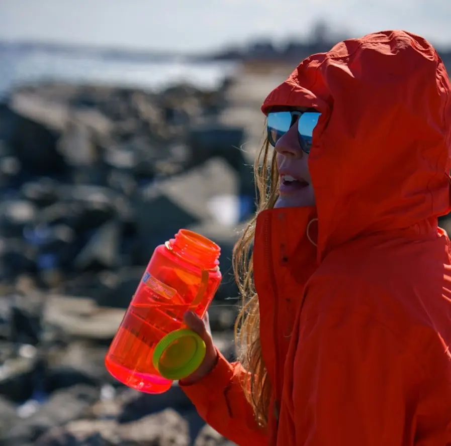 How to stay hydrated while hiking