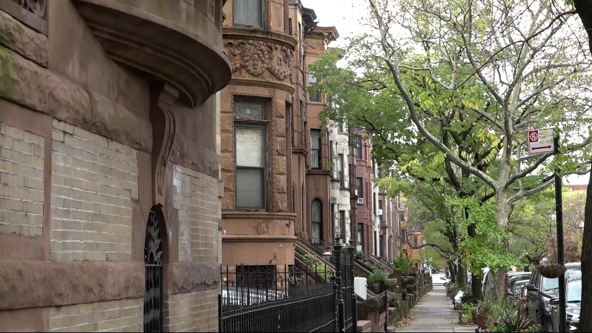 Brownstone homeowners put on annual tour, use proceeds to help students ...