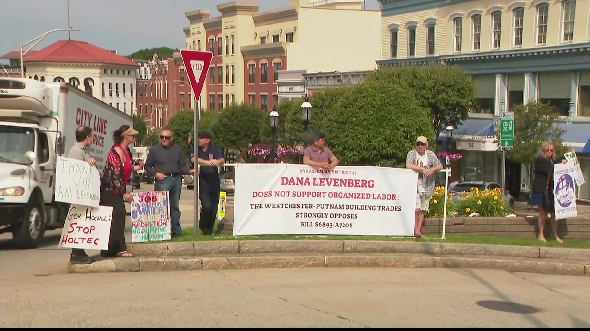 Group protests plan to stop Indian Point wastewater dumping into Hudson