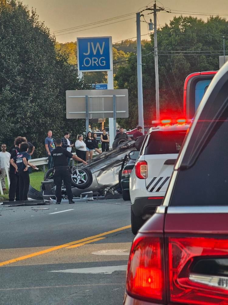 8 people injured in Route 300 crash, rescuers say