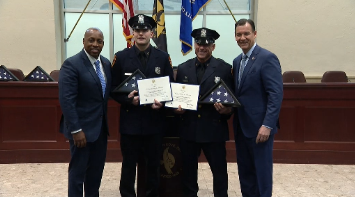 Rep. Tom Suozzi honors police officers with heroism award