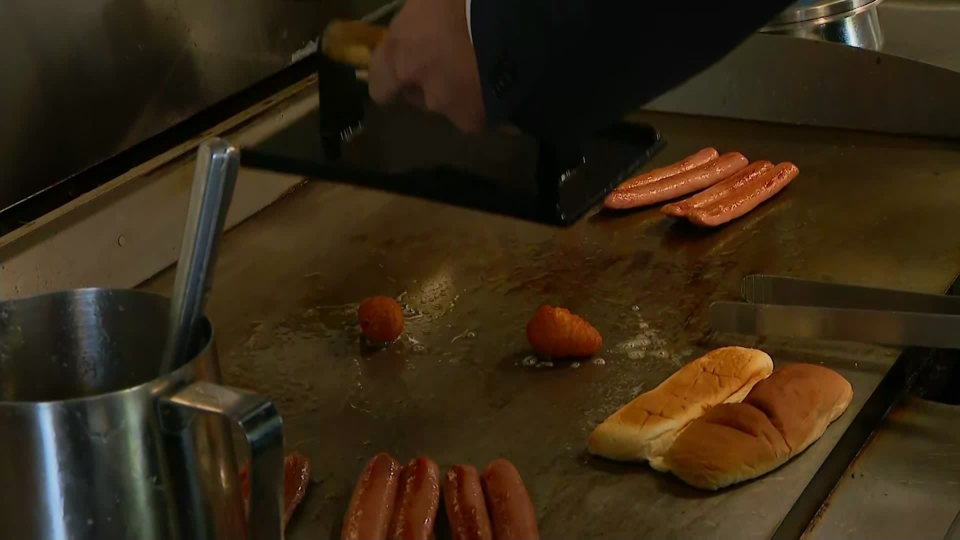 Food Truck Friday: Walter’s Hot Dogs