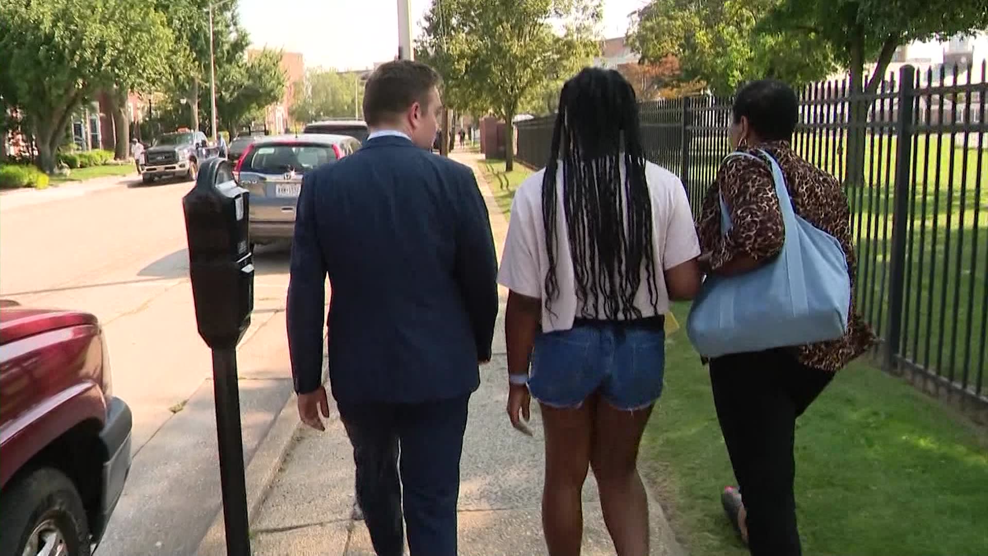 Police: Mother left 1-year-old boy and 3-year-old girl in car outside ...