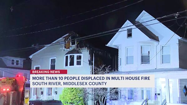 South River fire damages 2 homes, displaces more than 10 people