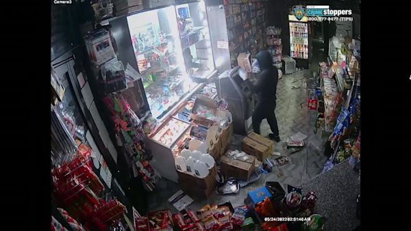 Alert Center: Police release video of people stealing ATM machine from ...