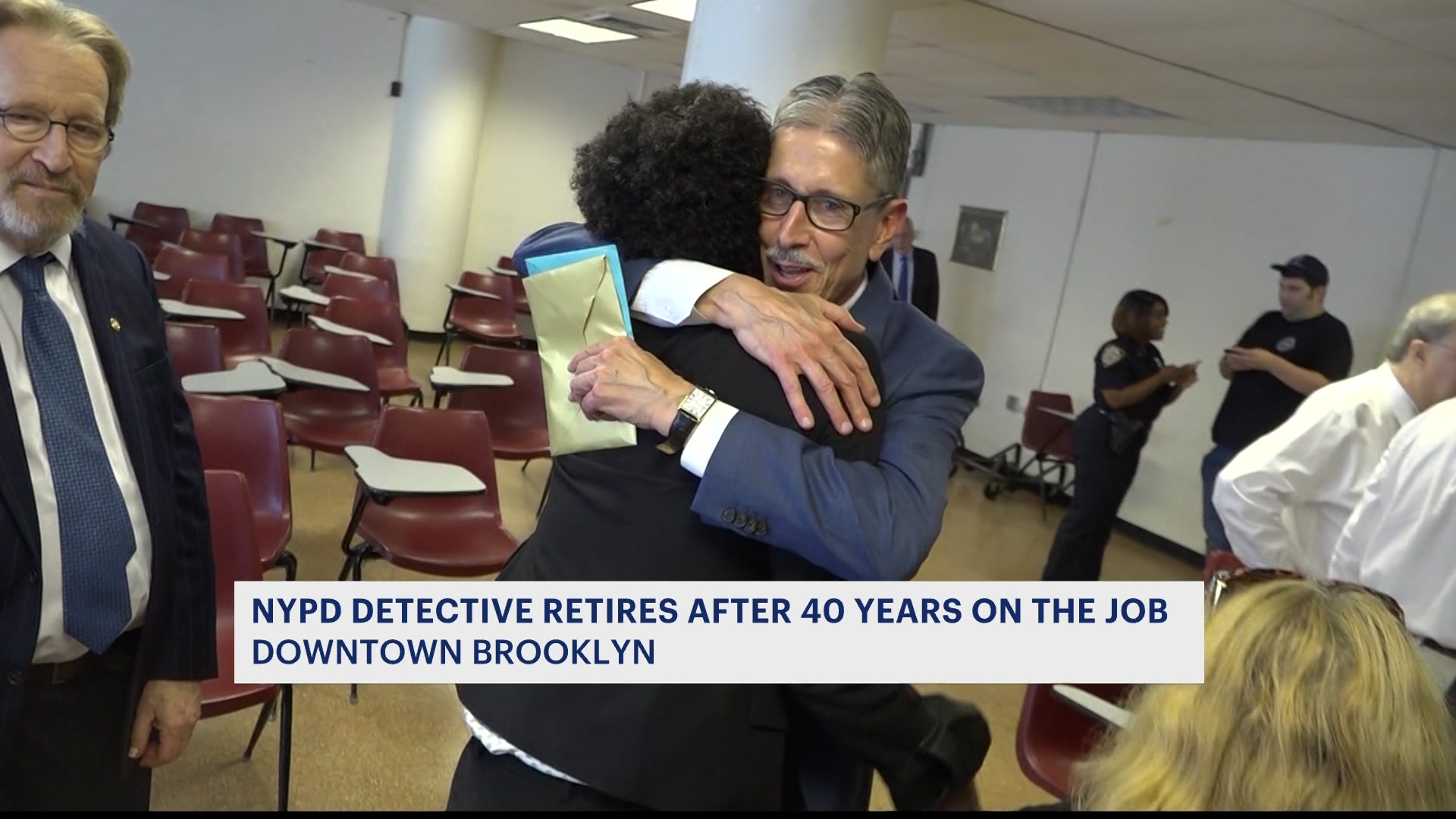 NYPD detective Steven Litwin officially retires after forty years of ...