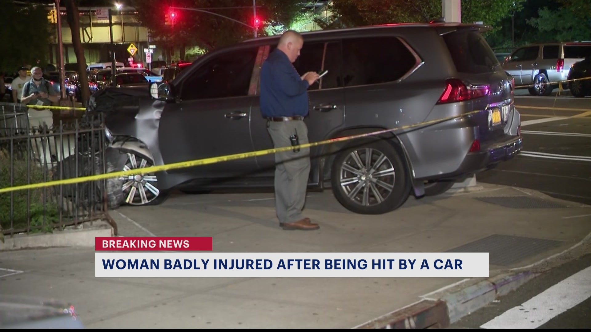 NYPD: 2 hospitalized after car crash on Bronxdale Avenue