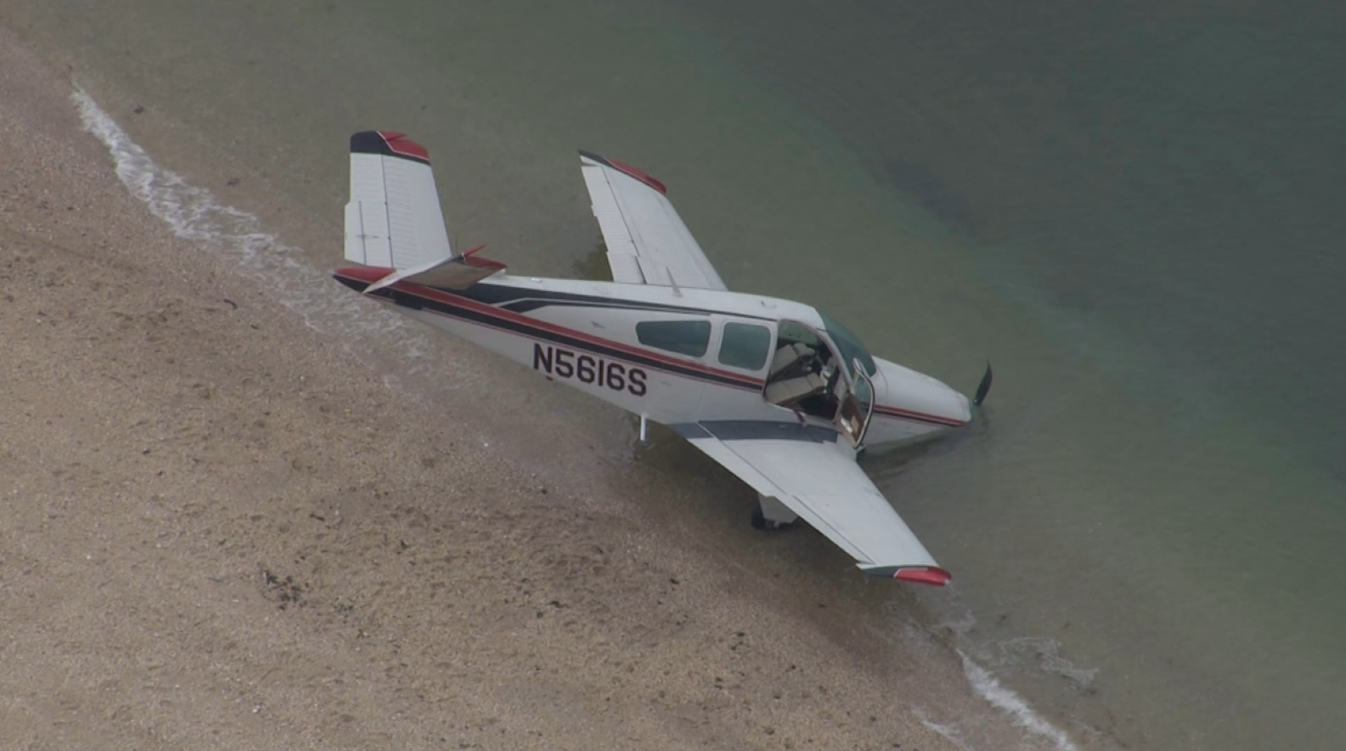 FAA: Single-engine plane lands on Shoreham Beach, no injuries