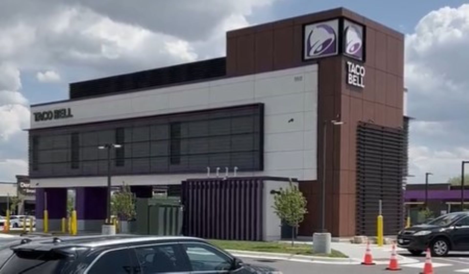 What’s Hot: Taco Bell unveils drive-thru of the future